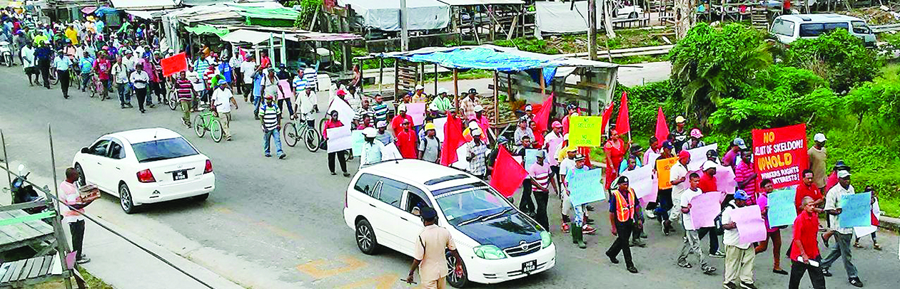 Workers, GAWU protest Govt’s decision to privatise Skeldon Estate ...