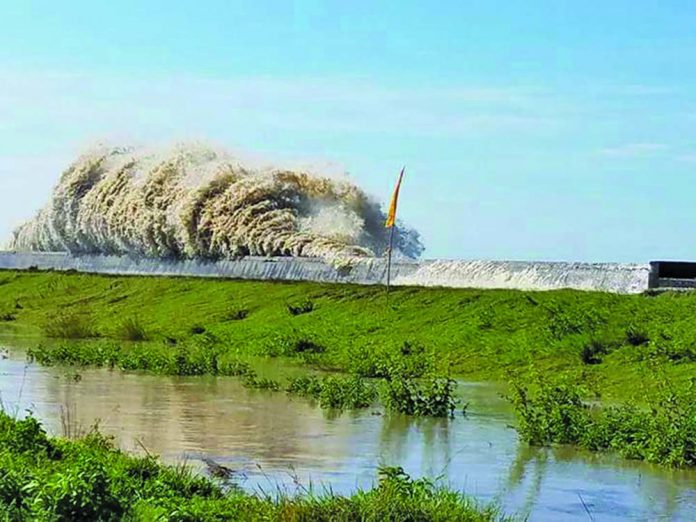 Overtopping, breached sea defence cause massive flooding on WCD/EBE ...