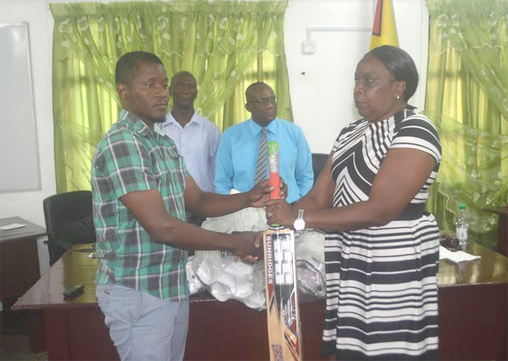 Region 10 RDC donates cricket gear to Ituni CDC - Guyana Times