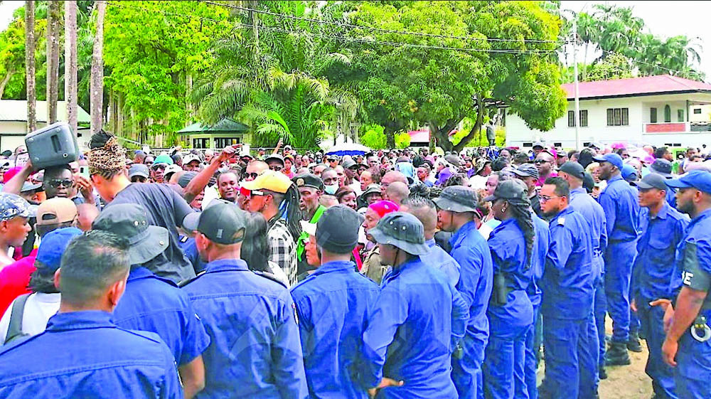 Hundreds protest against Suriname’s policies, state of affairs - Guyana ...