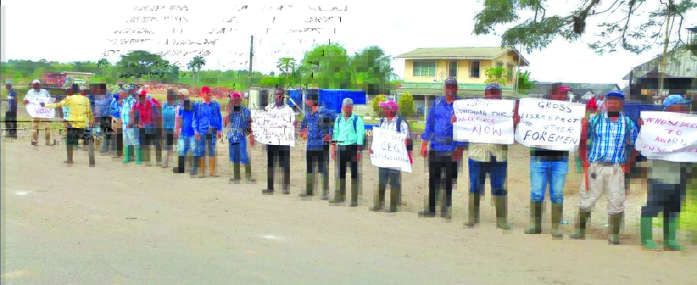 Blairmont, Uitvlugt workers protest, after ‘selected’ staff get 5% pay ...