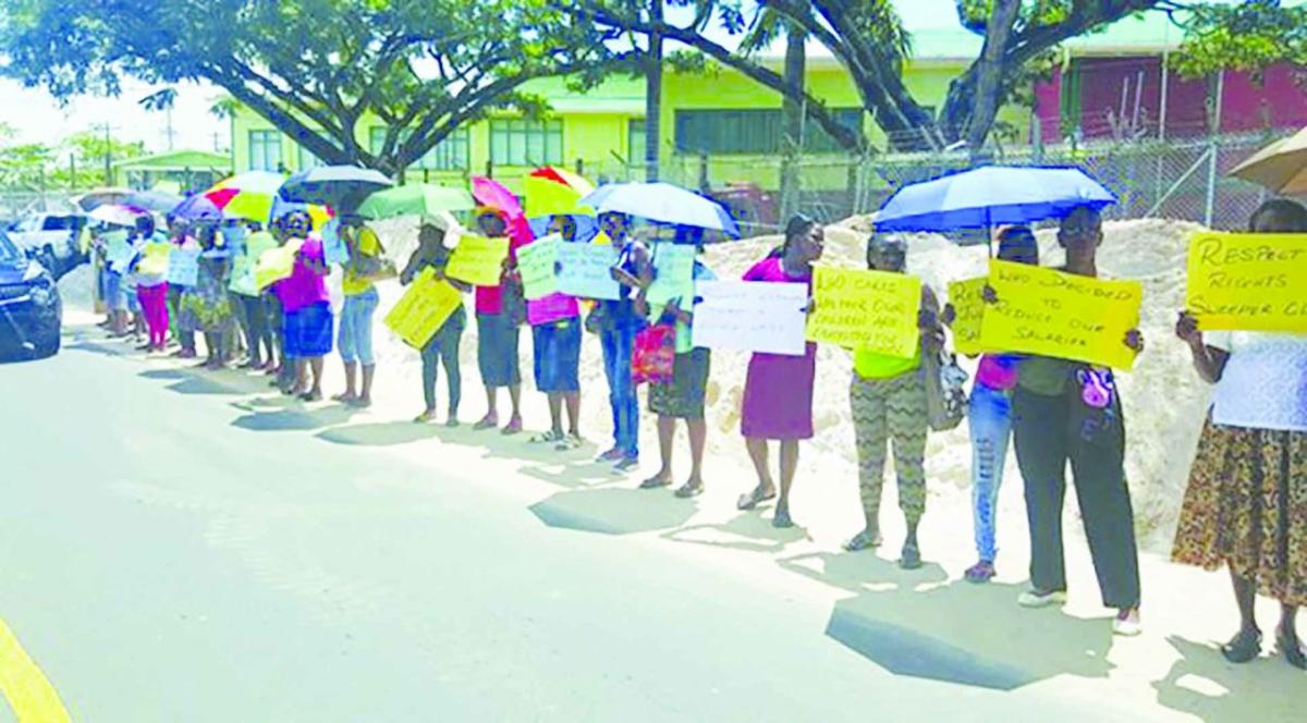 Govt announces full-time contracts with gratuity for sweeper/cleaners ...