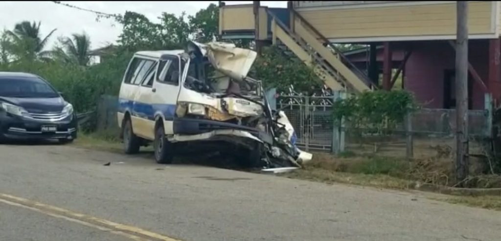 2 die as minibus crashes into parked truck - Guyana Times