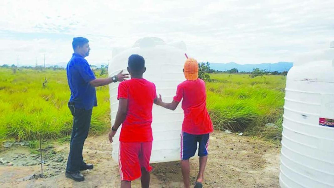 Venezuelan migrants receive water tanks, hygiene hampers from CDC ...