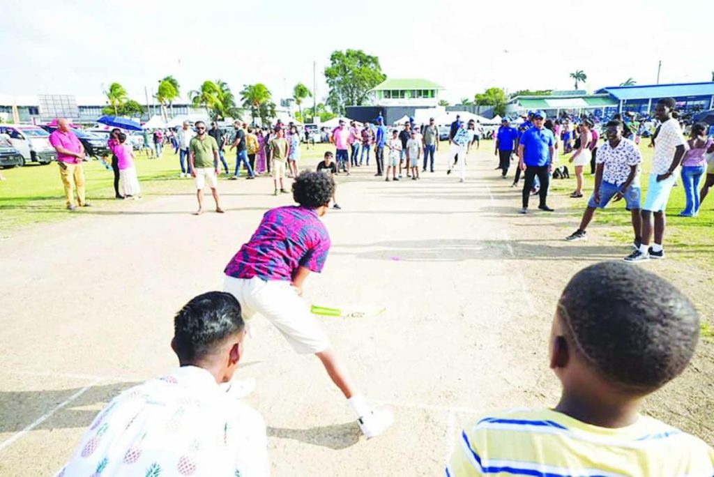 Easter 2023: Families celebrate with picnics, kite flying, games in ...