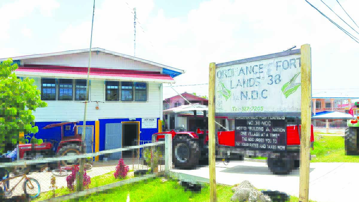 Bandits rob Berbice NDC of $1.4M after holding guard at gunpoint - Guyana Times