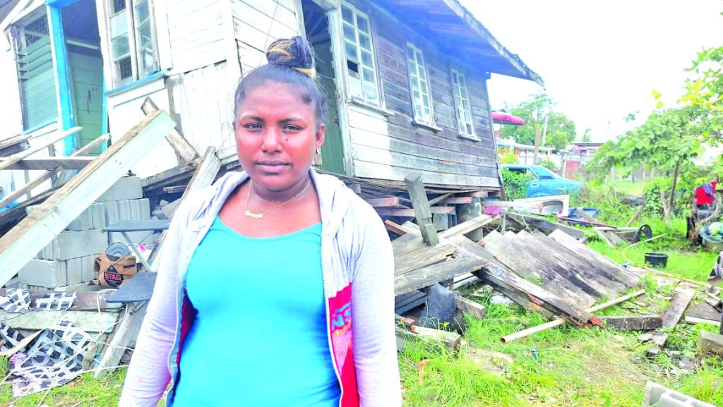 “I grabbed my daughter and we both fell” – mother recalls horrifying ...