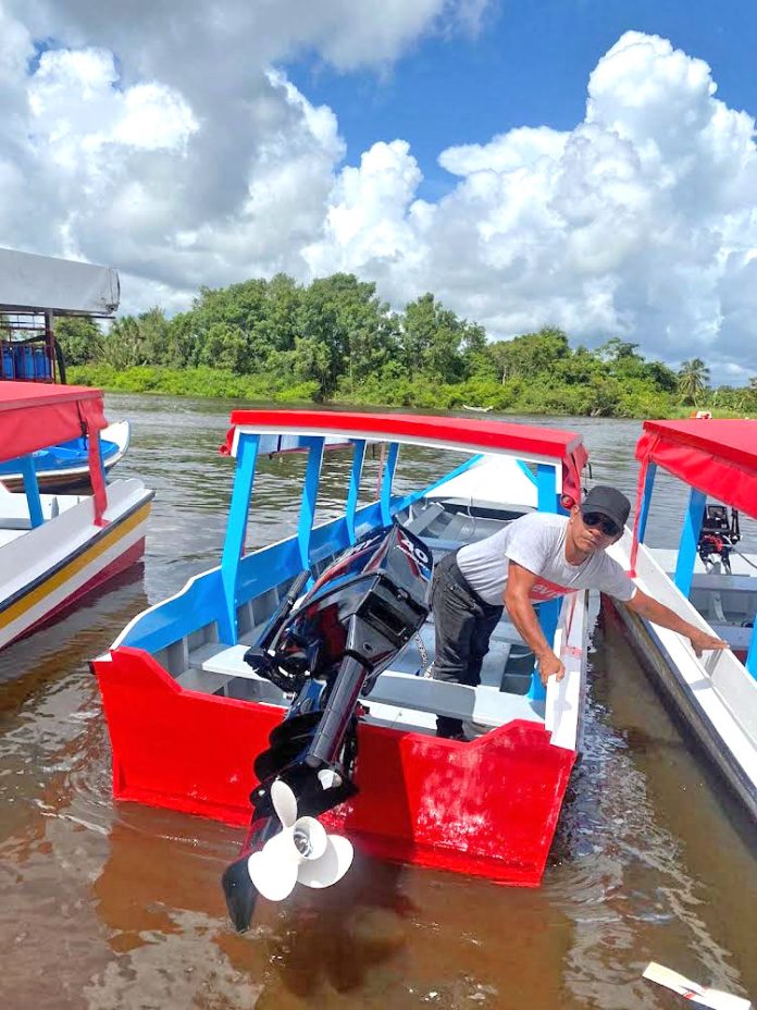 Over 100 Kabakaburi students benefit from free transportation - Guyana ...
