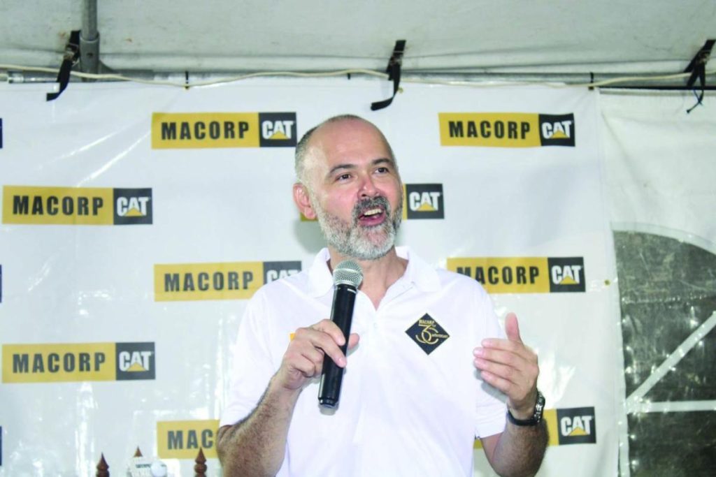 Ramsundar, Giddings crowned MACORP Golf Tournament champions - Guyana Times