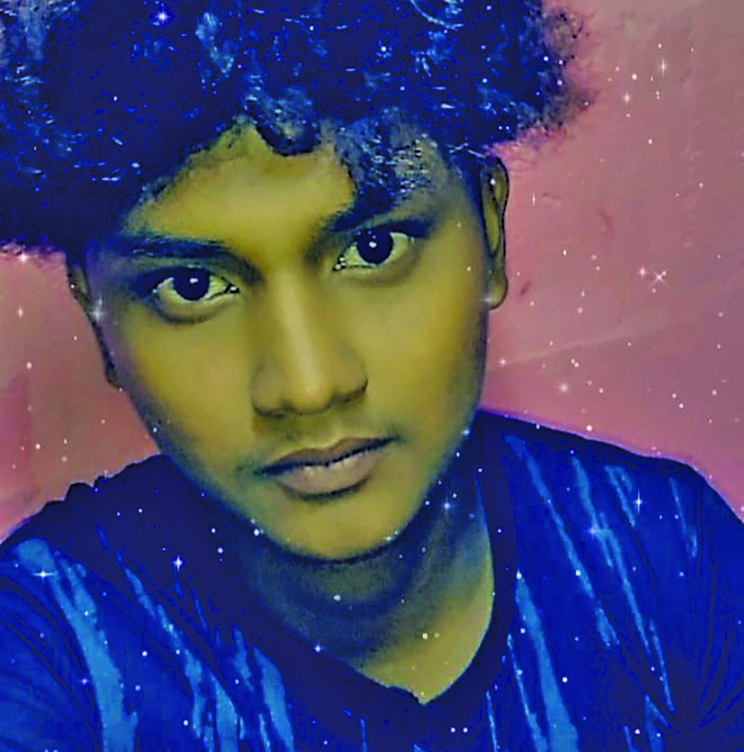 Motorcyclist dies after crashing into parked lorry - Guyana Times