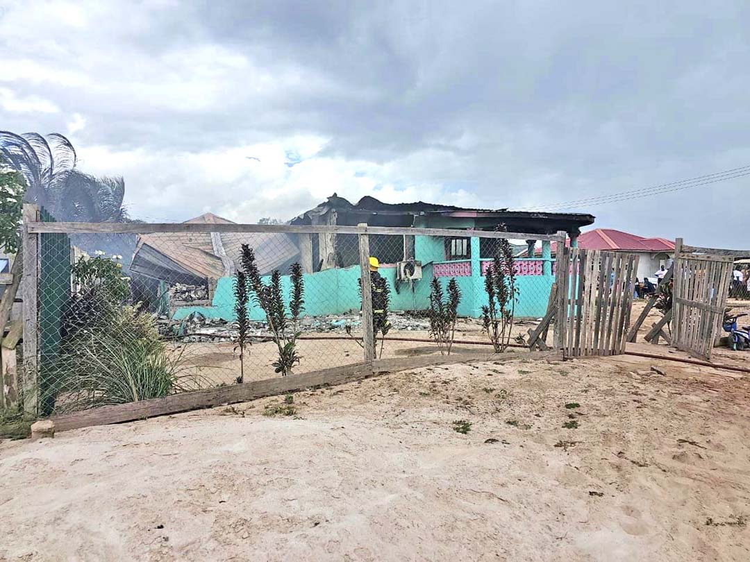 Firefighters allegedly assaulted while battling blaze in Linden – GFS ...