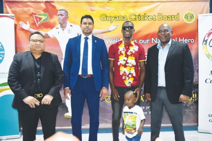 Hero’s welcome!: Joyous scenes as Shamar Joseph is greeted by family ...