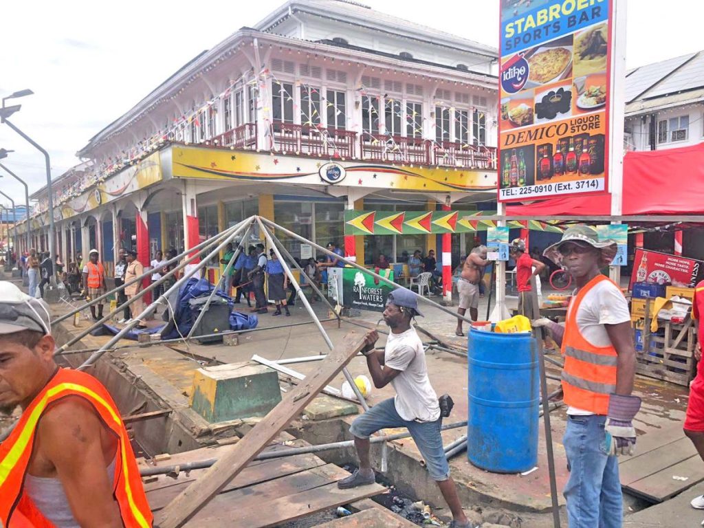 M&CC removes vendors outside Demico House - Guyana Times