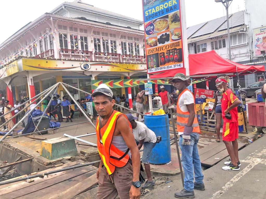 M&CC removes vendors outside Demico House - Guyana Times