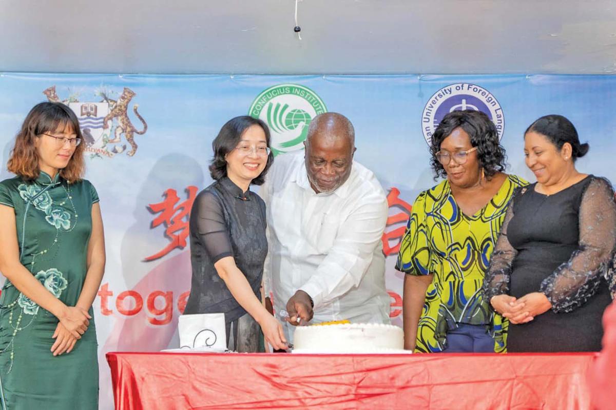 Chinese Cultural Exchange 10th Anniversary: PM commends CIUG for ...