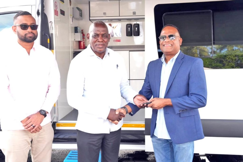 Police Force gets modern ‘crime scene’ vehicle - Guyana Times