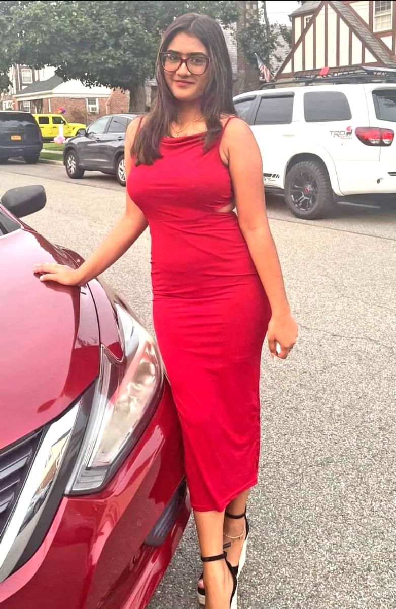 18-year-old dies, husband critical after car slams into crane along ...