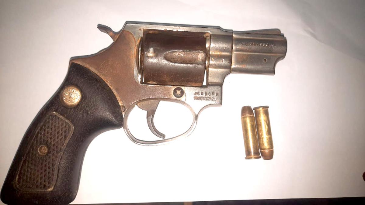 2 arrested after police find loaded unlicensed gun - Guyana Times