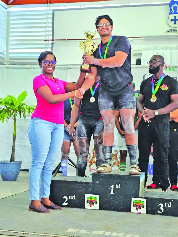 Fitness Express / GAPLF Novices/Juniors Championships: Moore, John cop ...