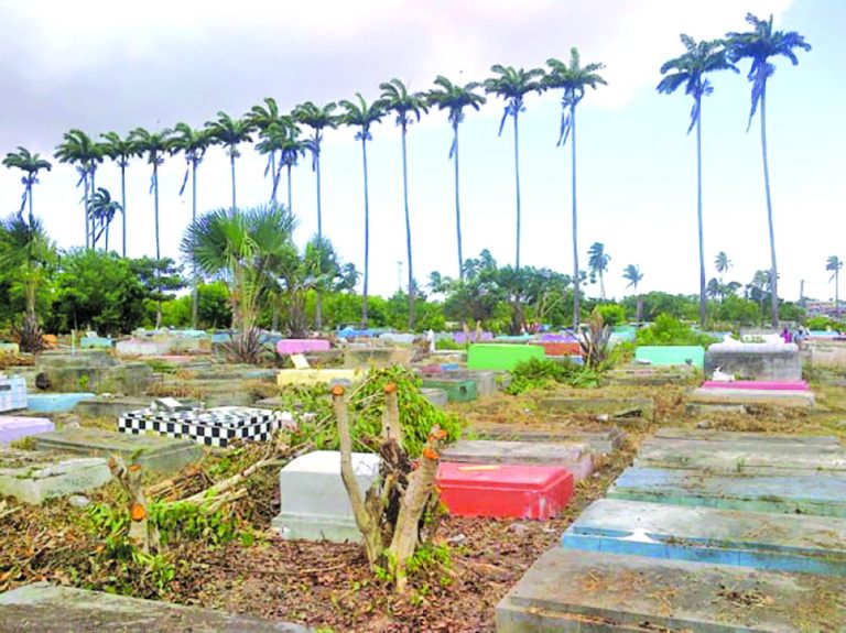 Le Repentir Cemetery: M&CC’s neglect forces burials in roadways ...