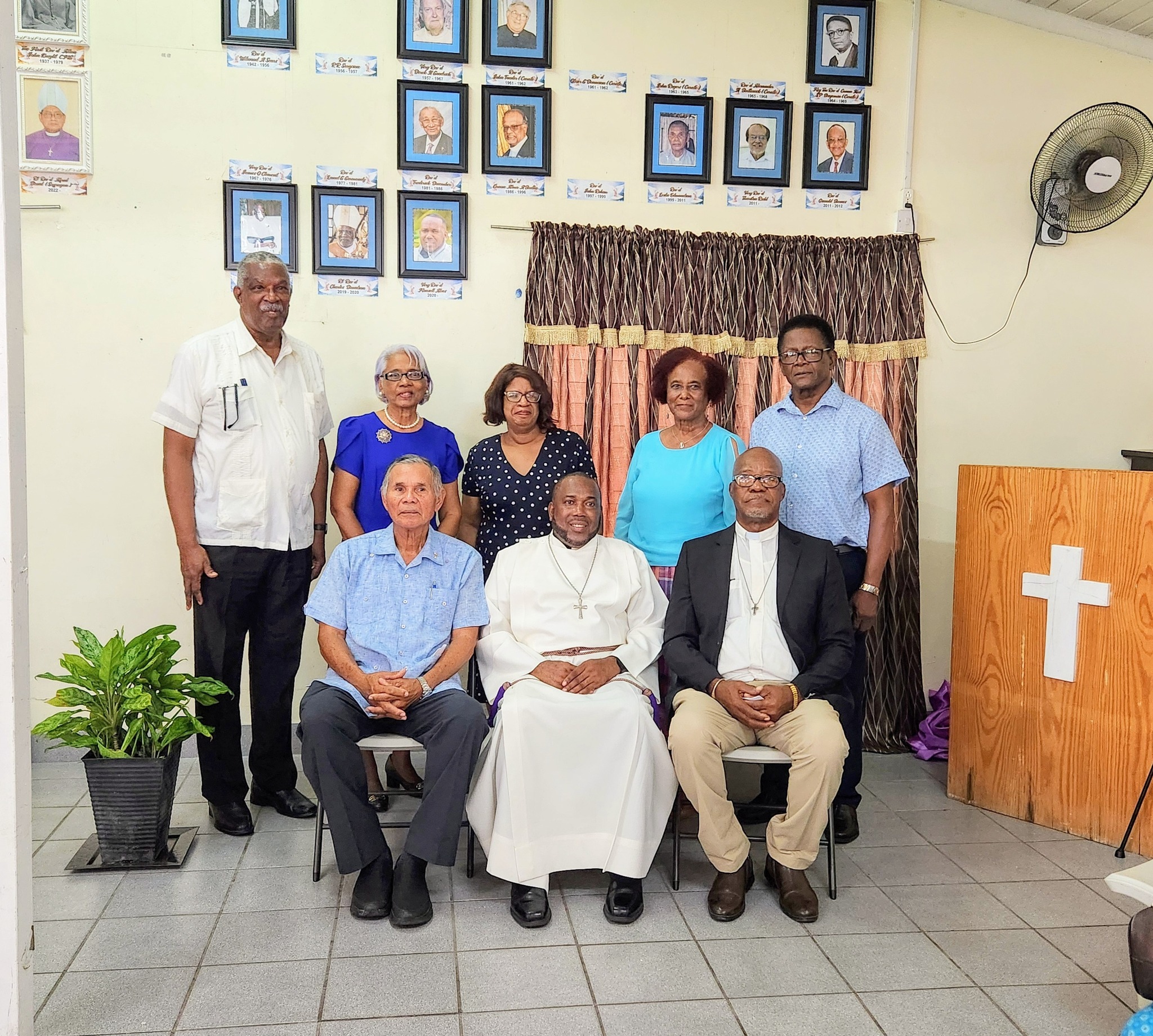 St Sidwell’s Anglican Church unveils galleries honouring bishops ...