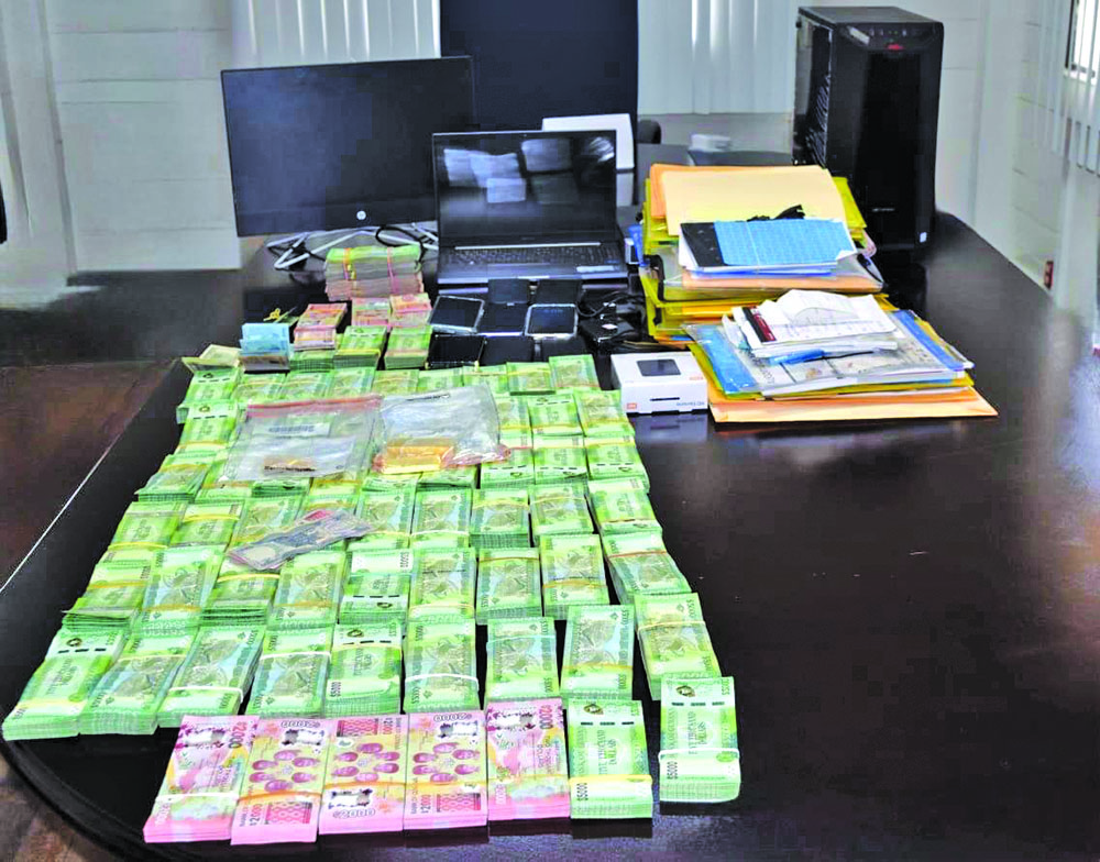 SOCU disrupts another major gold smuggling operation; over $60M in cash, gold seized - Guyana Times